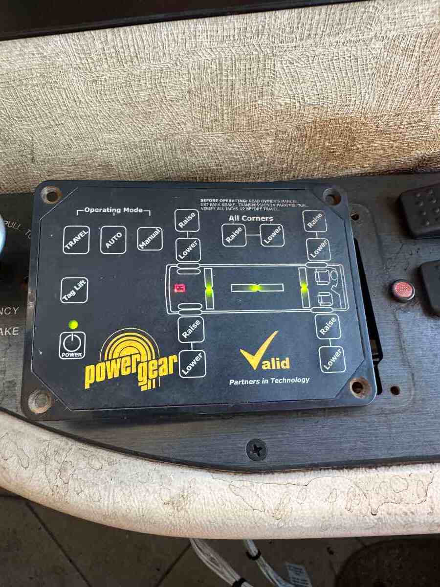 2007 Dynasty; Power gear valid system issue…low battery cause ...