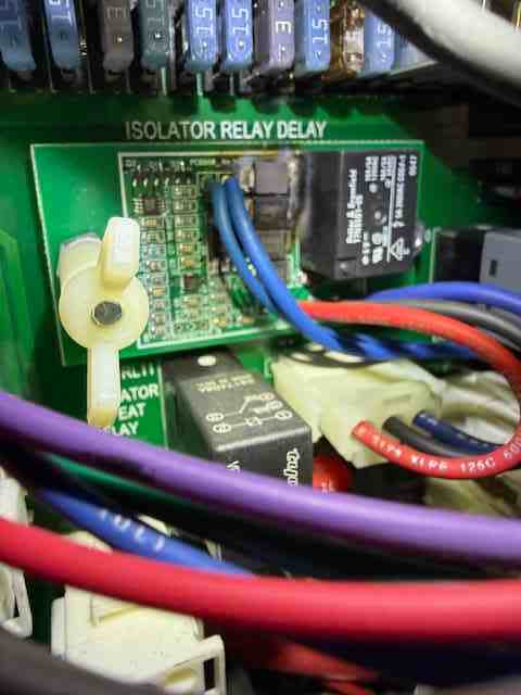 Chassis batteries not charging on shore power - Batteries - Monacoers