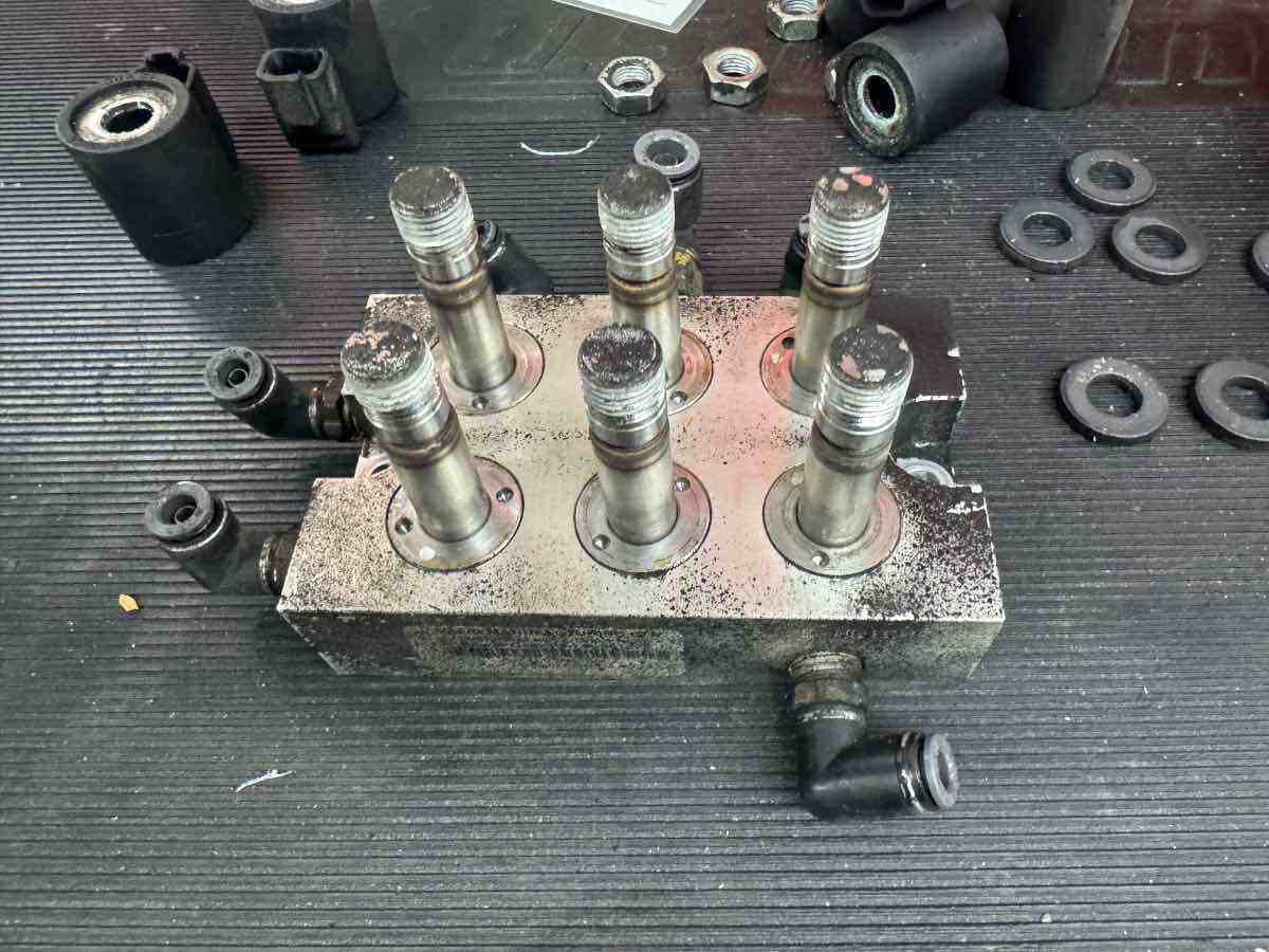 Valid Levelling Manifold Valve Part - Compressed Air Systems - Monacoers