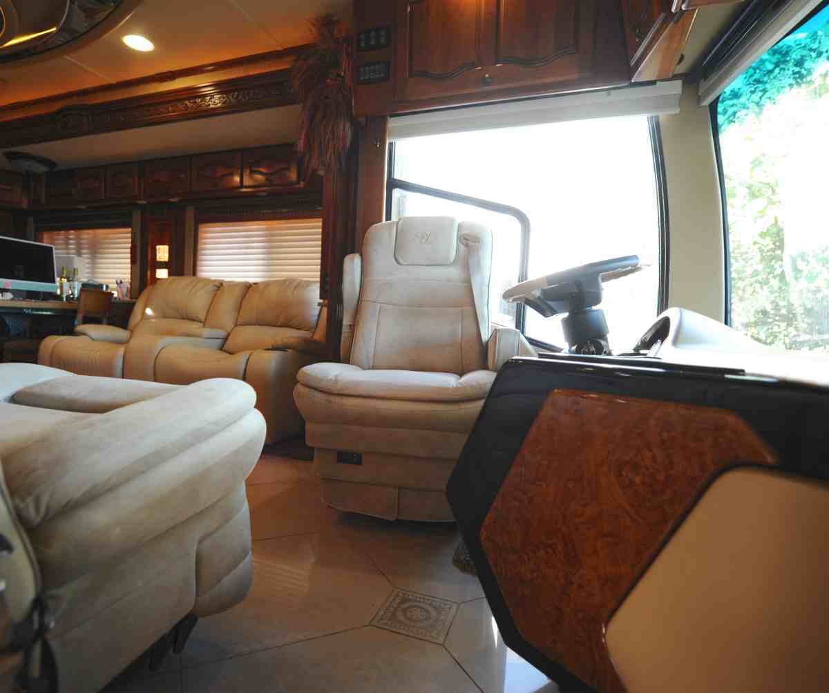2009 Signature Cambridge IV , 45 FT, Luxury Diesel Motorhome - Coaches ...