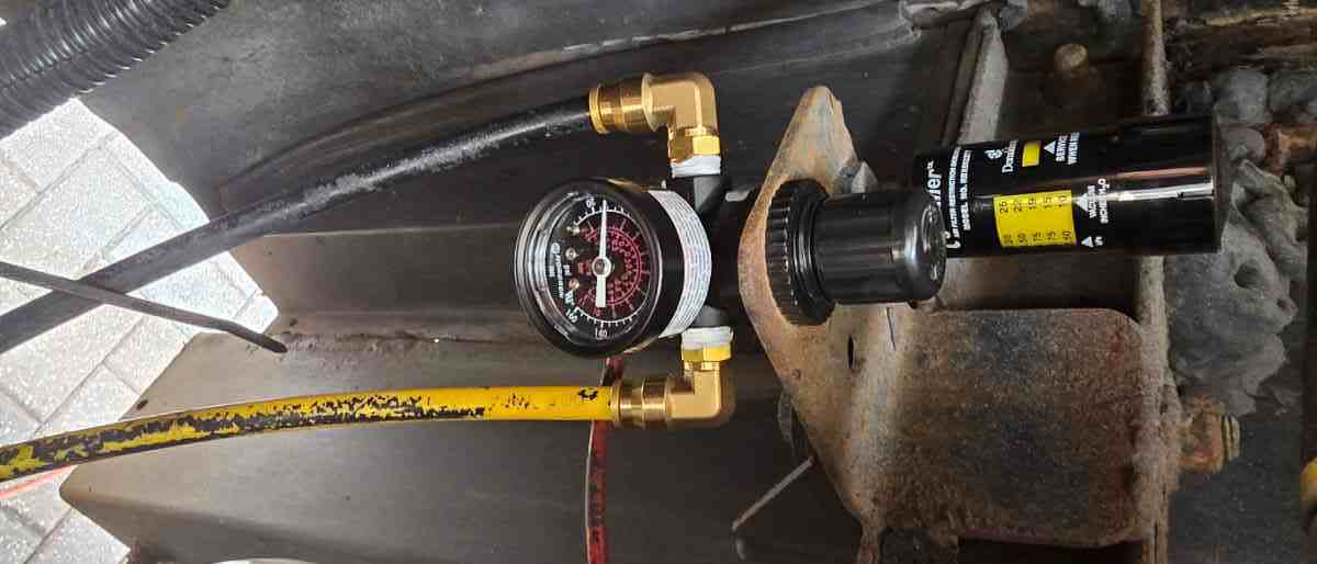 2006 Monaco Executive Fleetguard Filter minder - Engine, Transmission ...