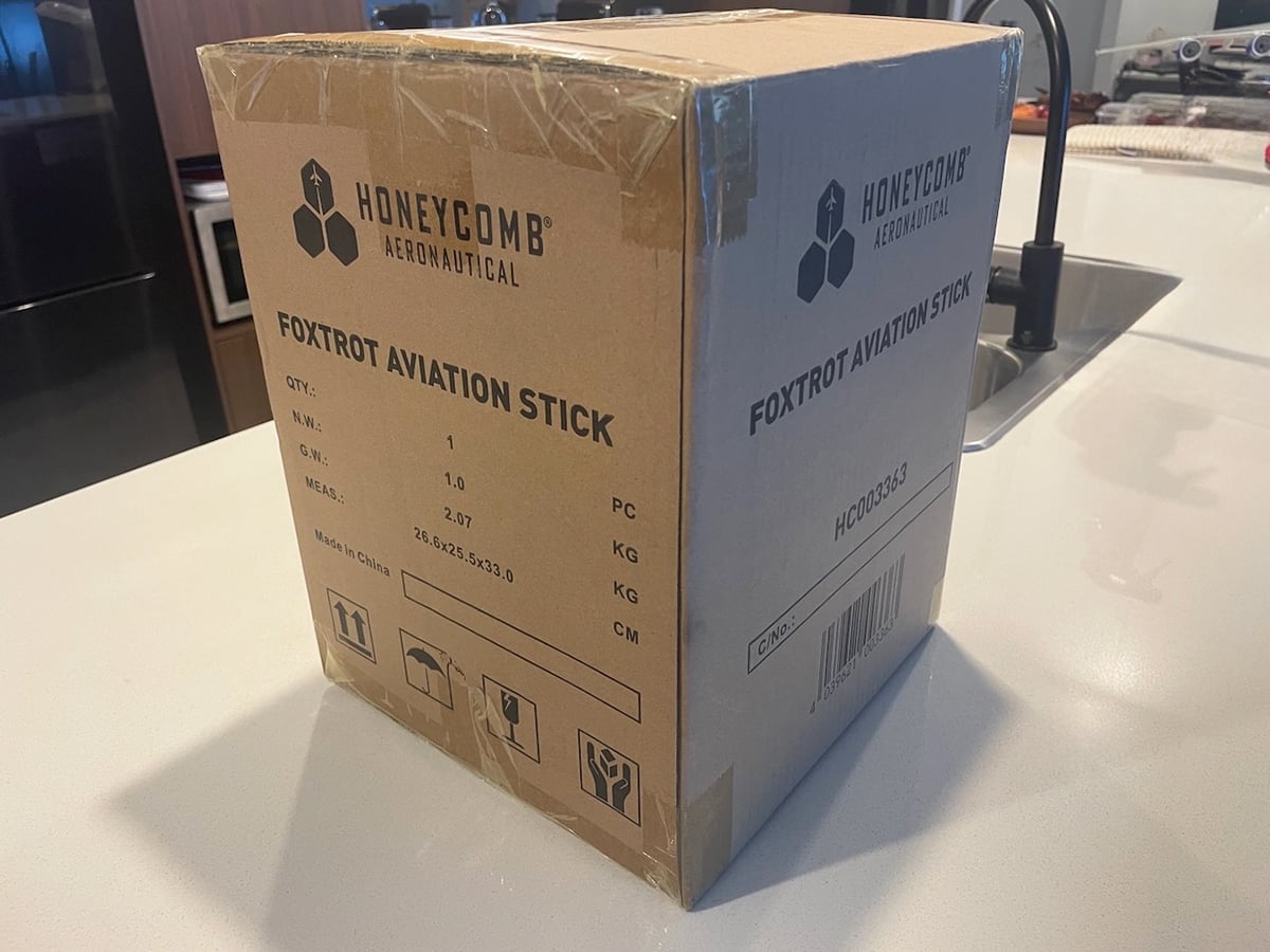 Hardware Unboxing : Honeycomb Aeronautical Foxtrot Aviation Stick - X ...