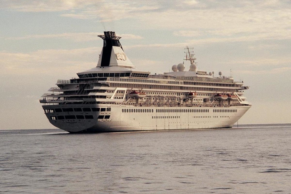 First Regal Princess (1991-2007) - Princess Cruises - Cruise Critic ...