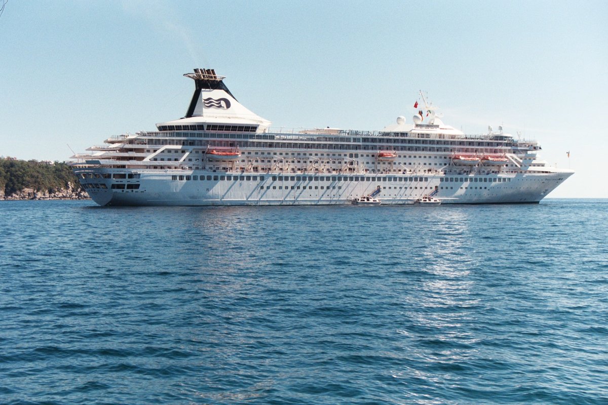 First Regal Princess (1991-2007) - Princess Cruises - Cruise Critic ...