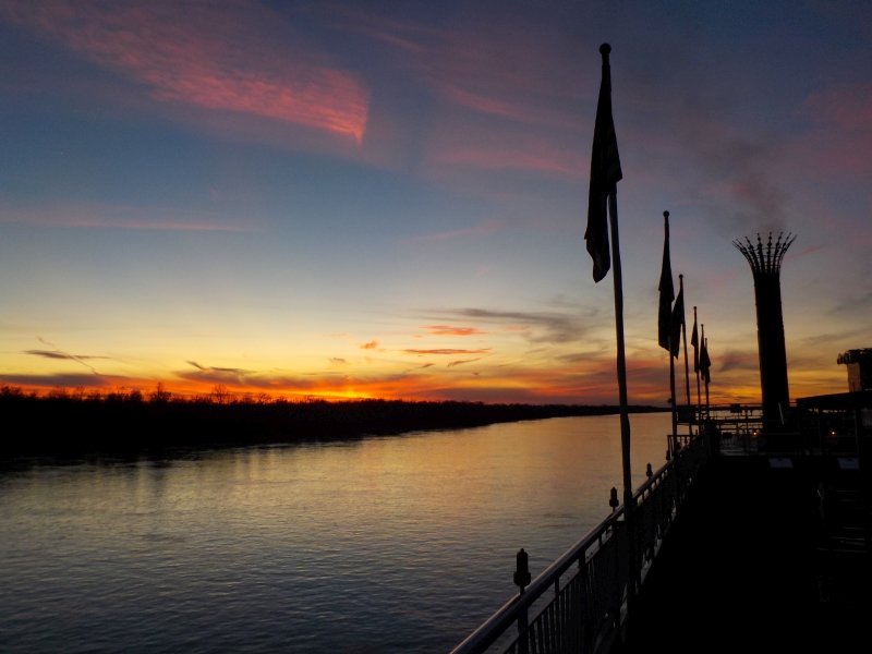 06 American Queen steamboat on the Mississippi.jpg - Member Albums ...