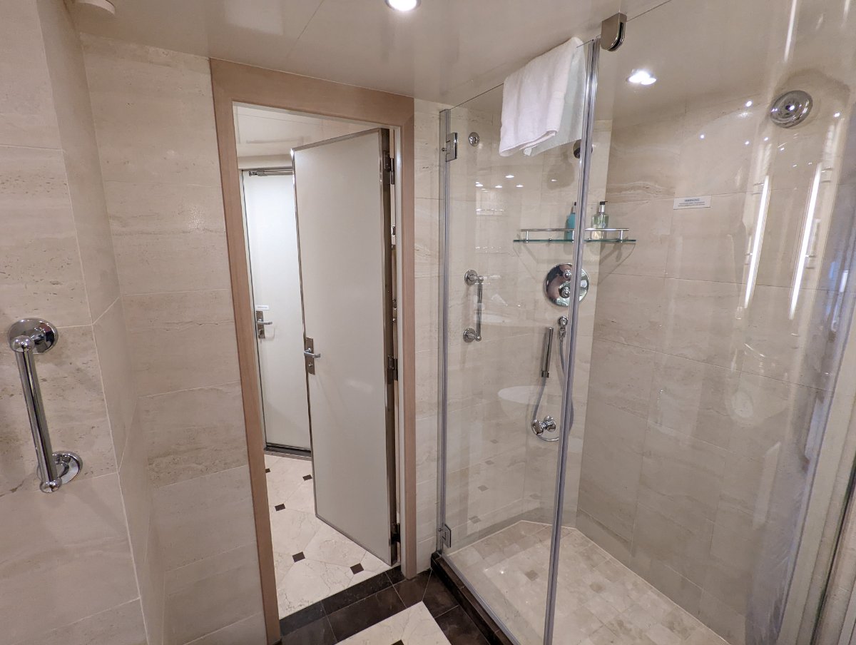 Premium suite on Regal Princess - Princess Cruises - Cruise Critic ...