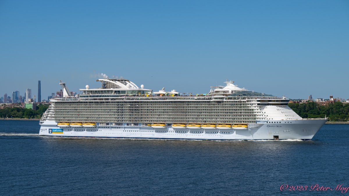 Photos of Oasis of the Seas leaving NYC (5/28/23) - Royal Caribbean ...
