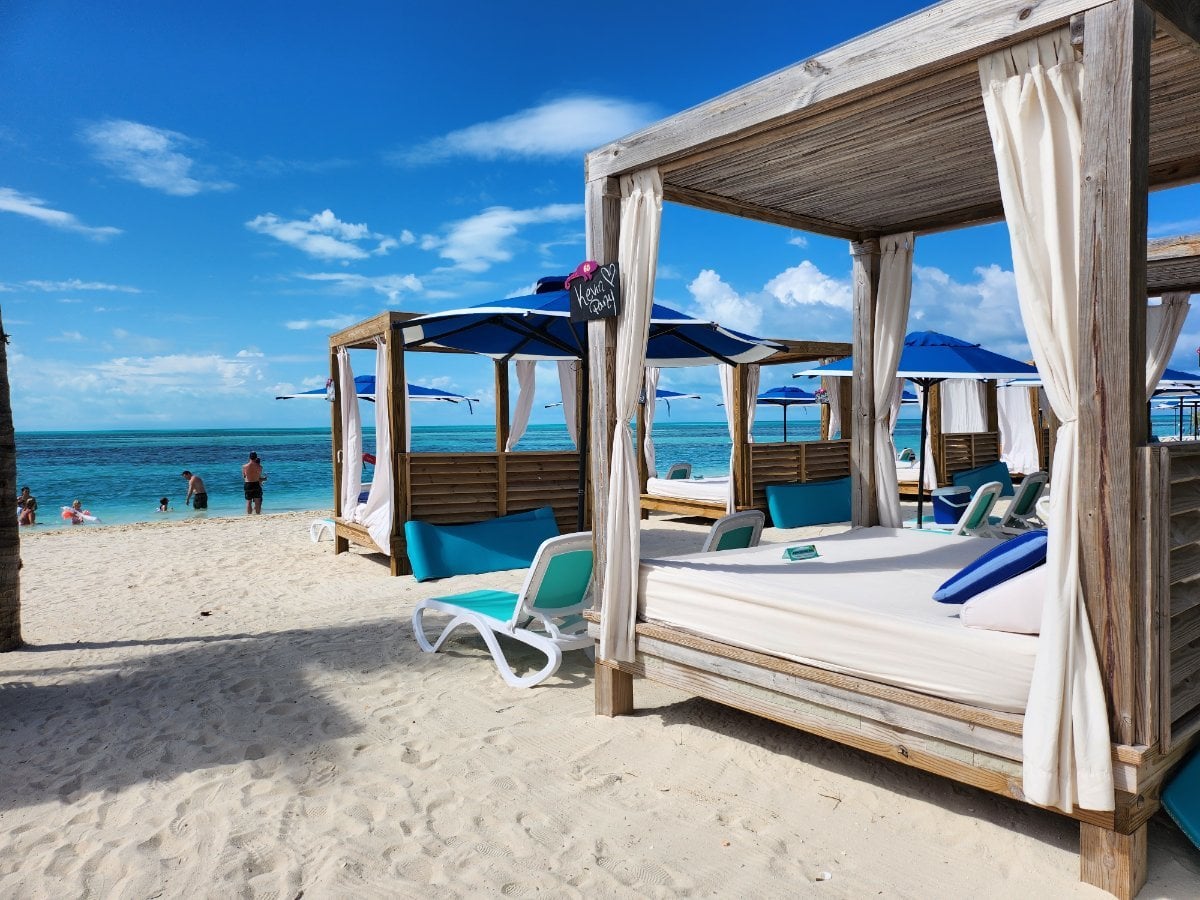 CocoCay Day Beds - Details to Help You Choose - Royal Caribbean ...
