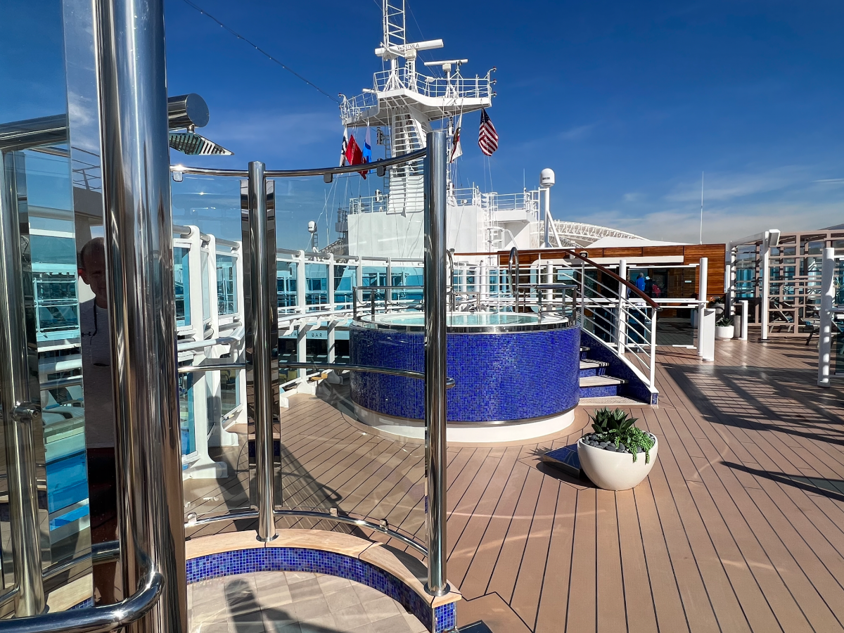 Retreat pool on Discovery Princess - Princess Cruises - Cruise Critic ...