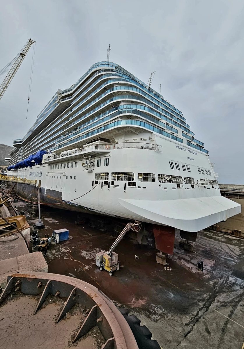 Photos of the Majestic in Dry Dock - Princess Cruises - Cruise Critic ...