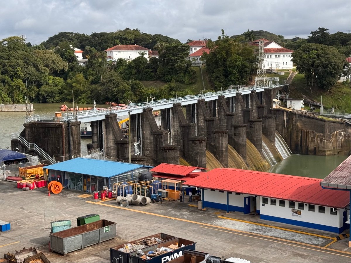 LIVE from the Island - Full Panama Canal Transit - SFO-FLL - Dec 7 ...
