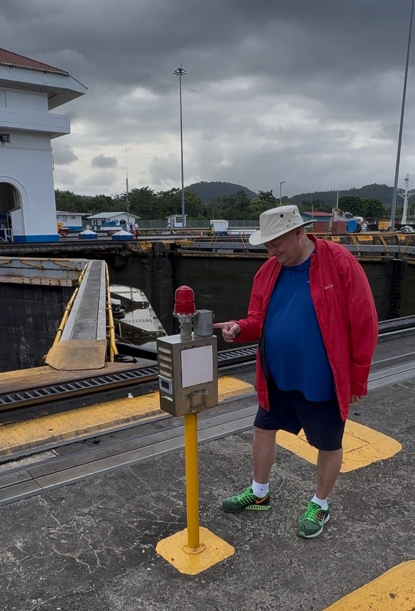 LIVE from the Island - Full Panama Canal Transit - SFO-FLL - Dec 7 ...