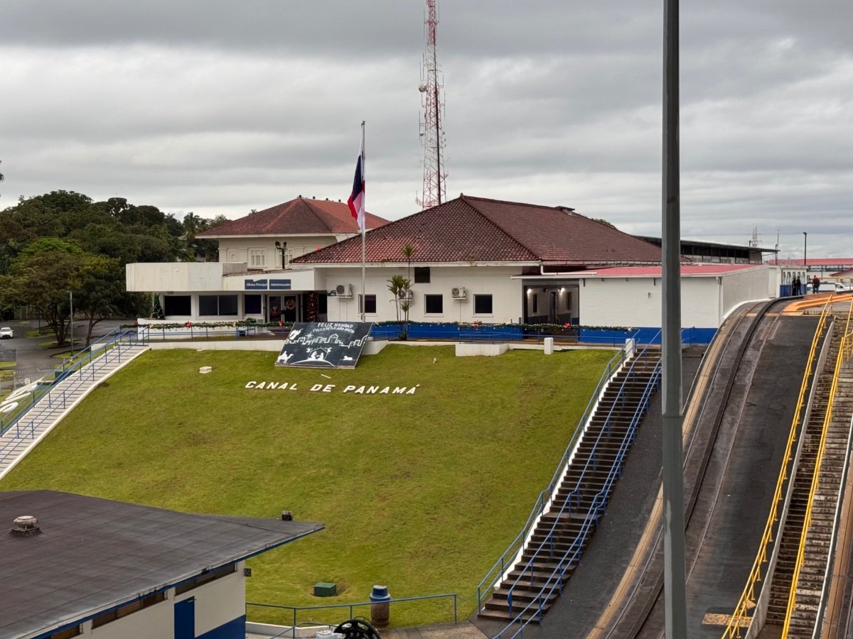 LIVE from the Island - Full Panama Canal Transit - SFO-FLL - Dec 7 ...