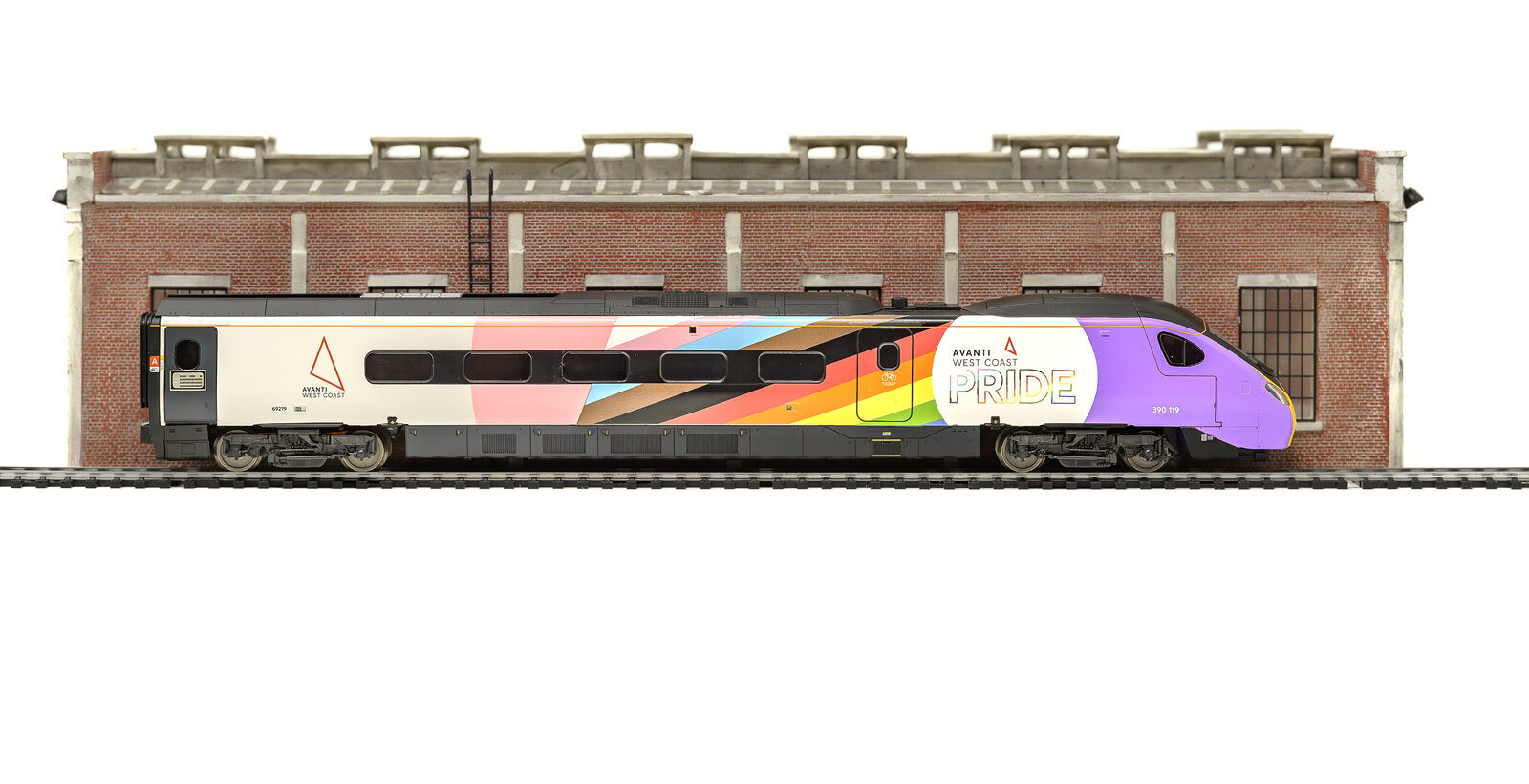 Class 390 Pendolino Avanti West Coast %22Pride %22 390119.jpg - Hornby ...