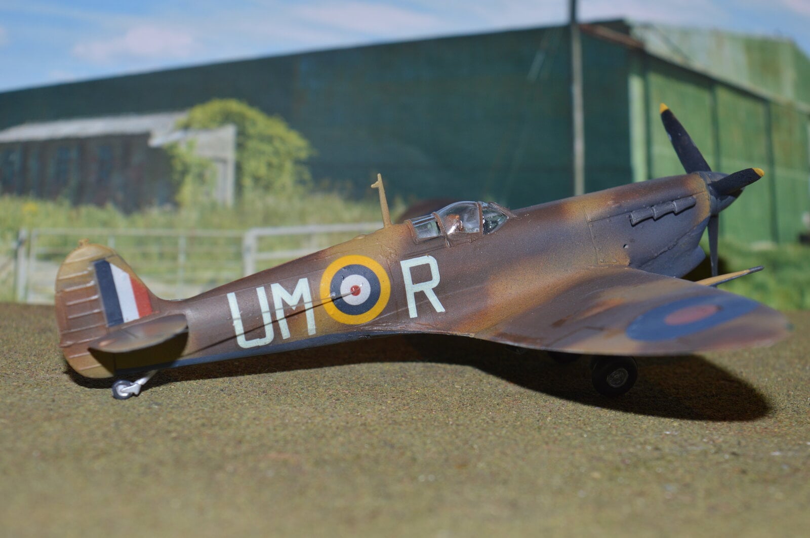 Spitfire Vb Trop UM-R (13).JPG - Airfix - Hornby Hobbies Community