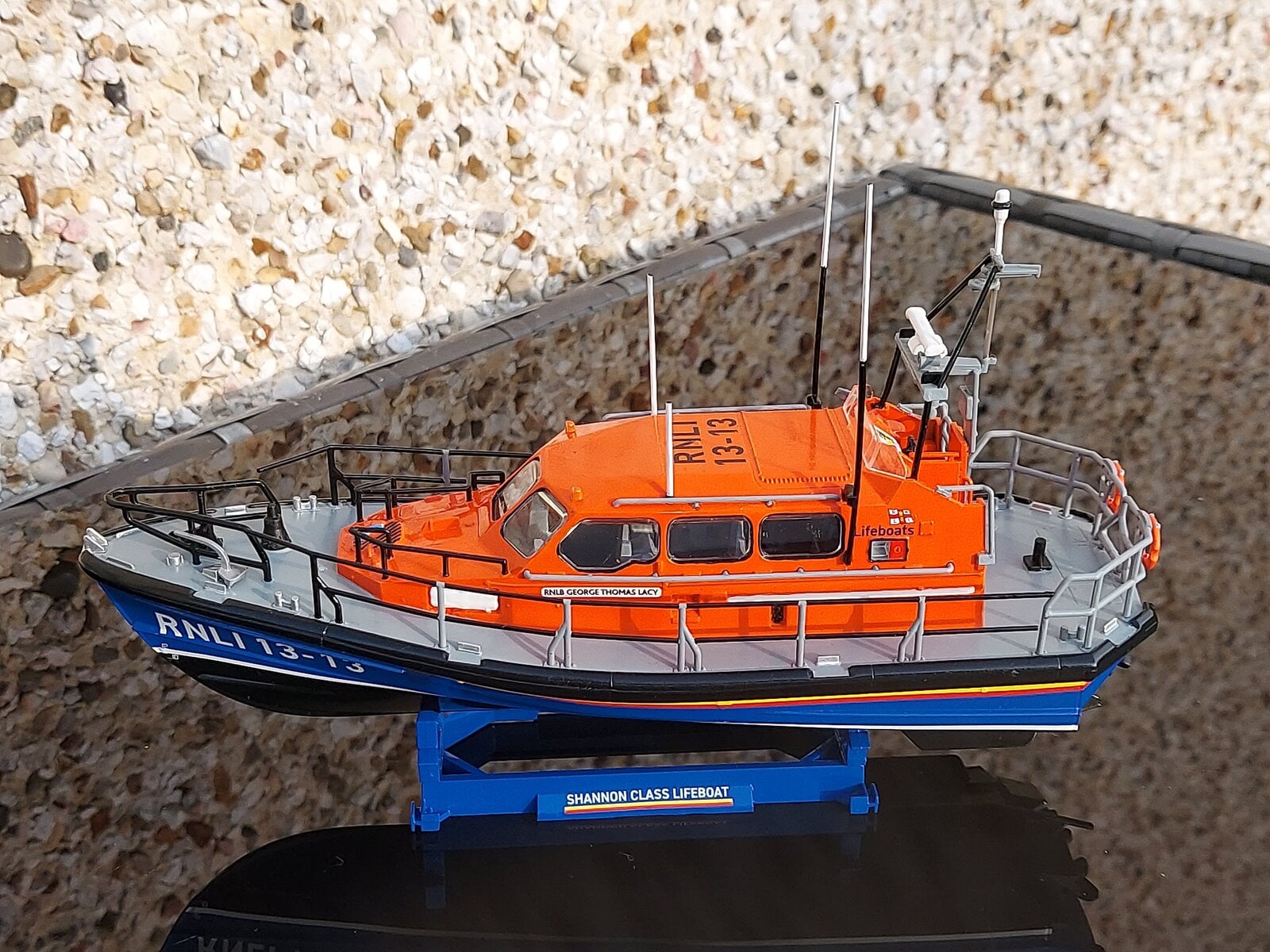 1:72 RNLI Shannon Class Lifeboat 'Swanage' - Airfix - Hornby Hobbies ...