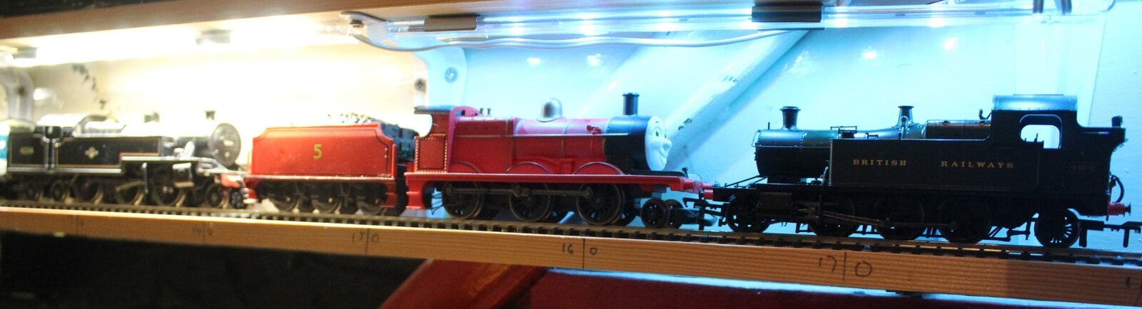 James With Small / Large Model Railway Manufacturer - Hornby - Hornby ...