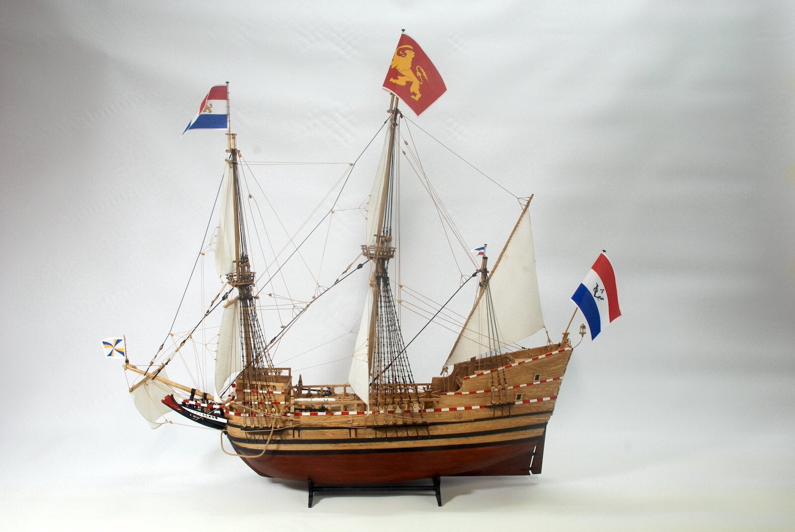 Half Moon 1609 by usedtosail - Billing Boats -1:40 - Model Ship World