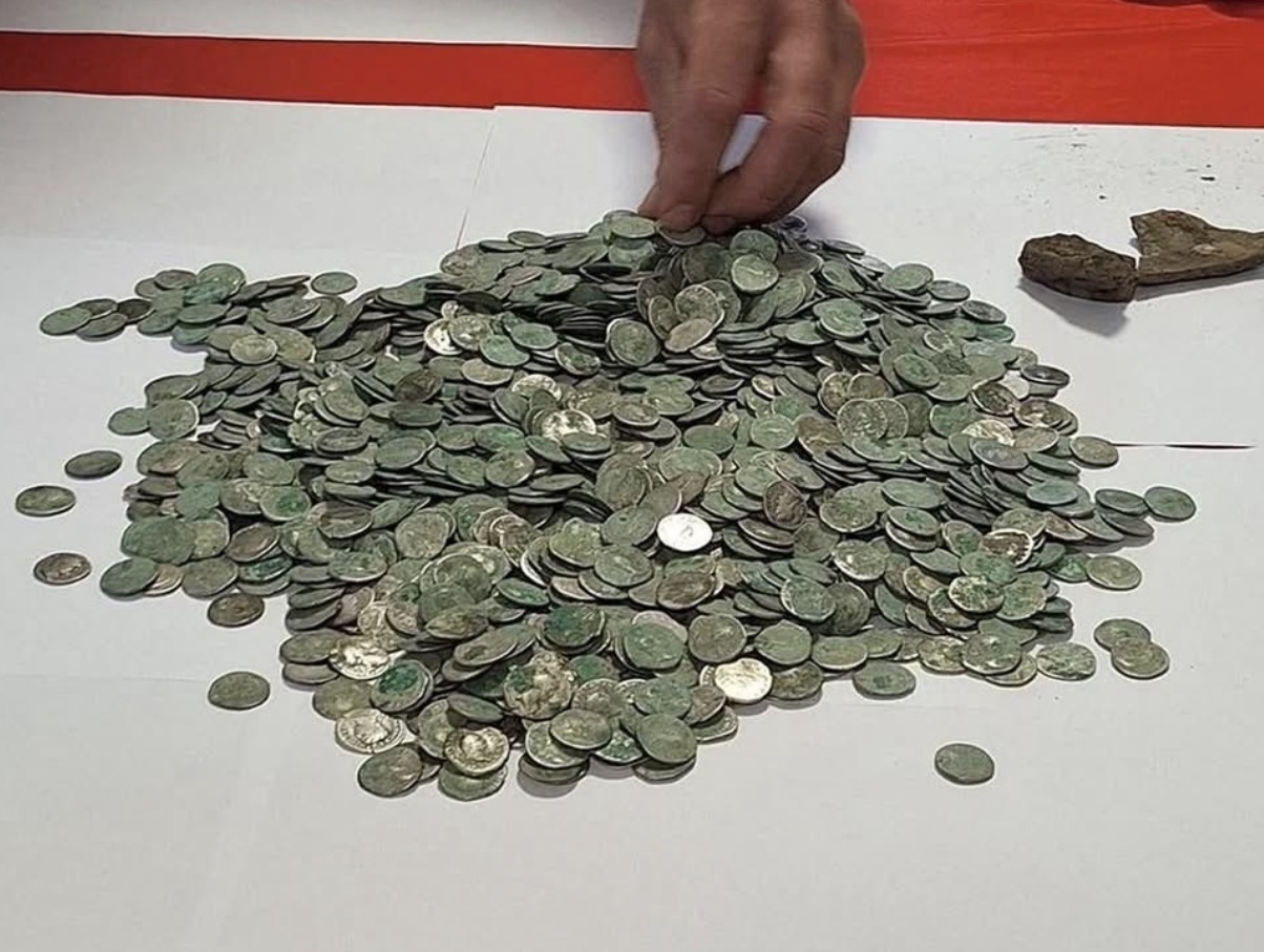 TOP 5 ROMAN HOARDS DISCOVERIES OF 2025 - Roman Imperial Coins - Numis ...