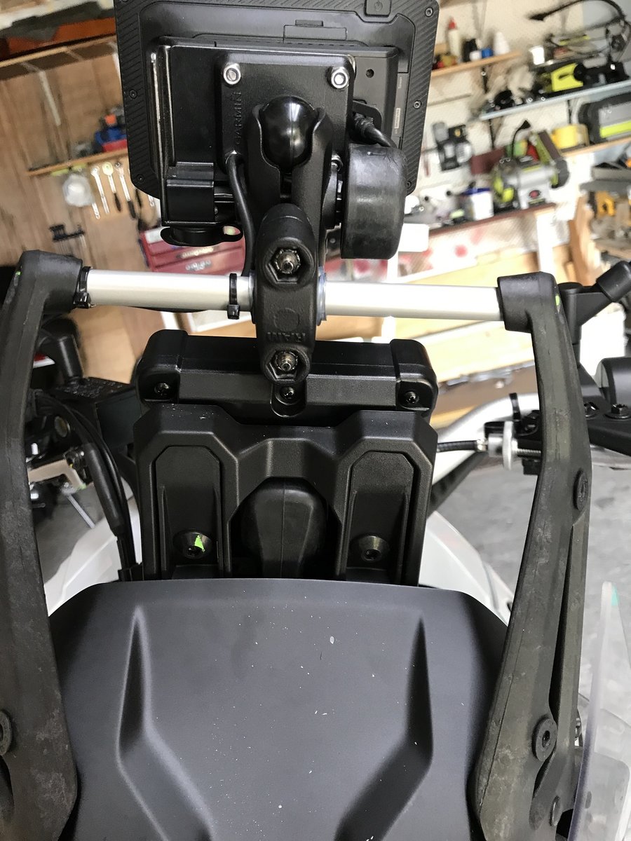 Installi9ng Garmin GPS on cross bar - Tenere 700 DIY Tech Tips - Yamaha ...