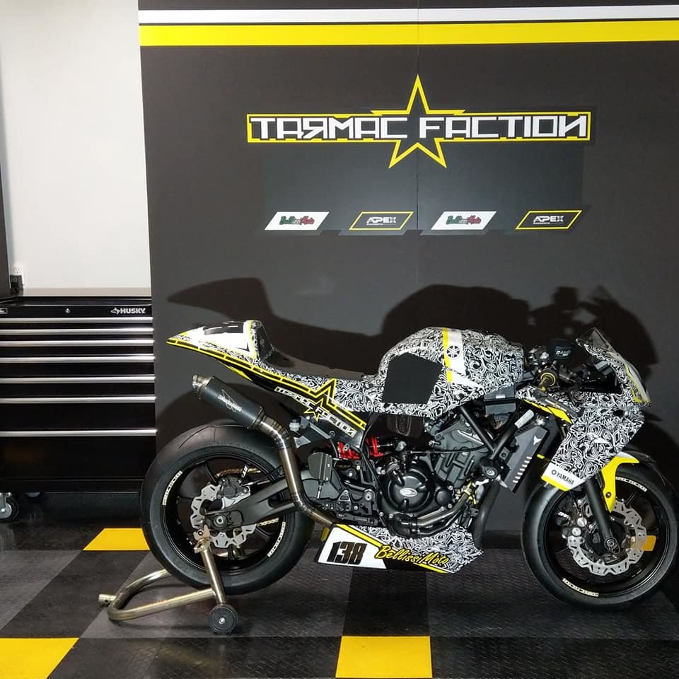 Renders of the T7 in my race team colors :) - Yamaha Tenere 700 Pics ...
