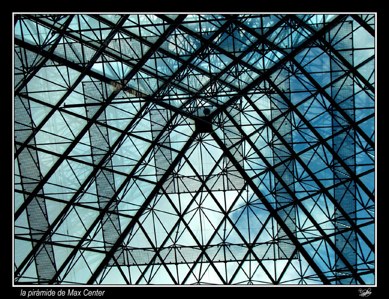 the pyramid of Max Center - Architecture - Photo.net