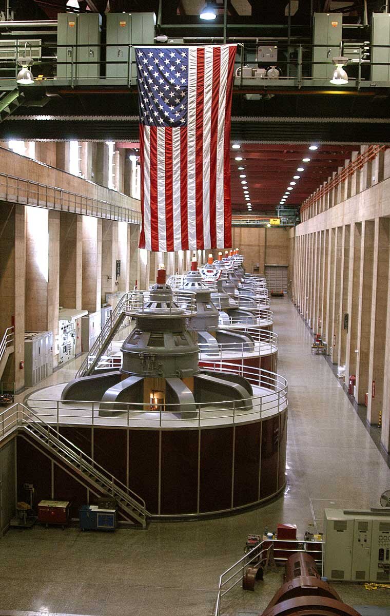 Pics of Hoover Dam's generator - Journalism - Photo.net