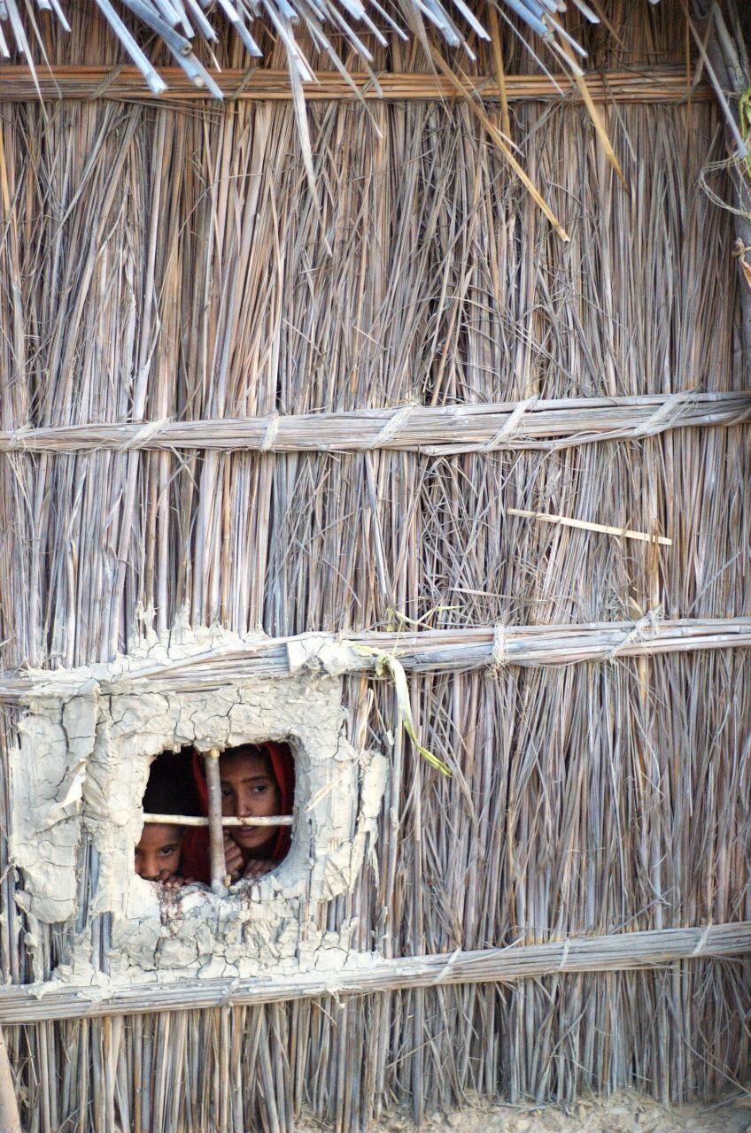 Girls in a Window - Travel - Photo.net