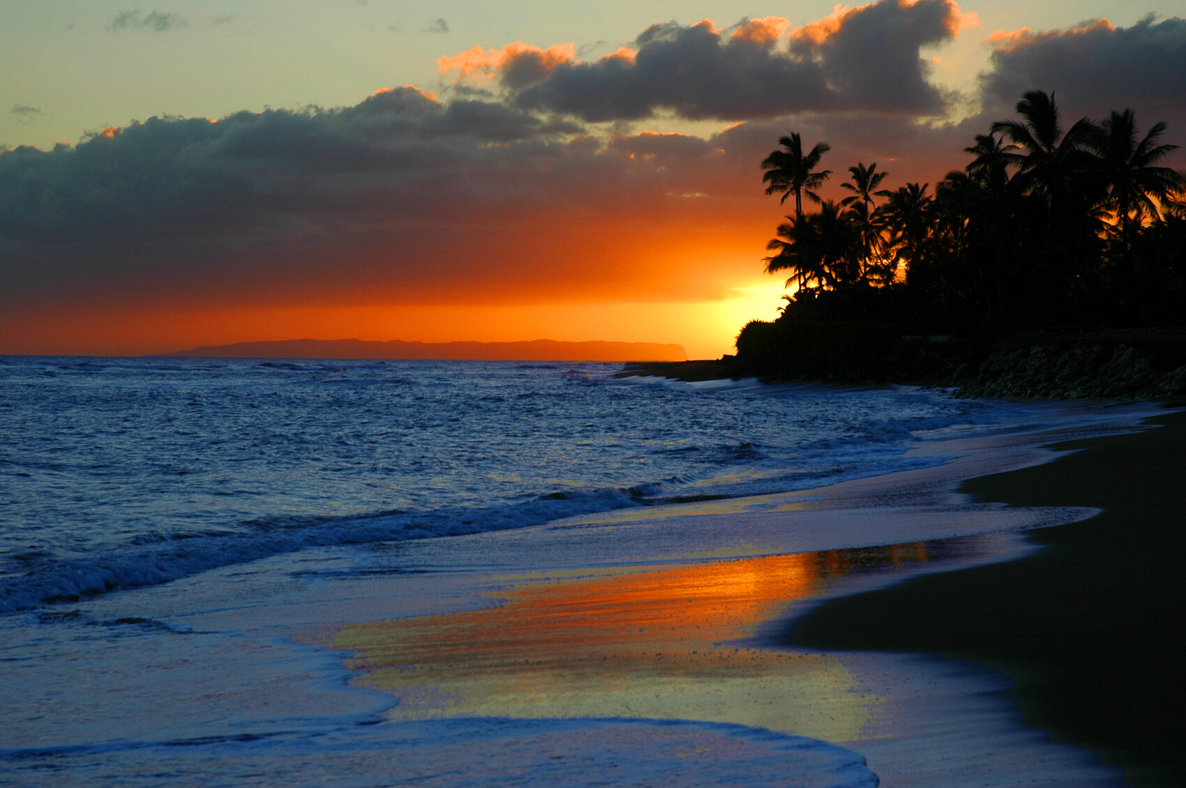 Kauai Black Sand Beach - Travel - Photo.net