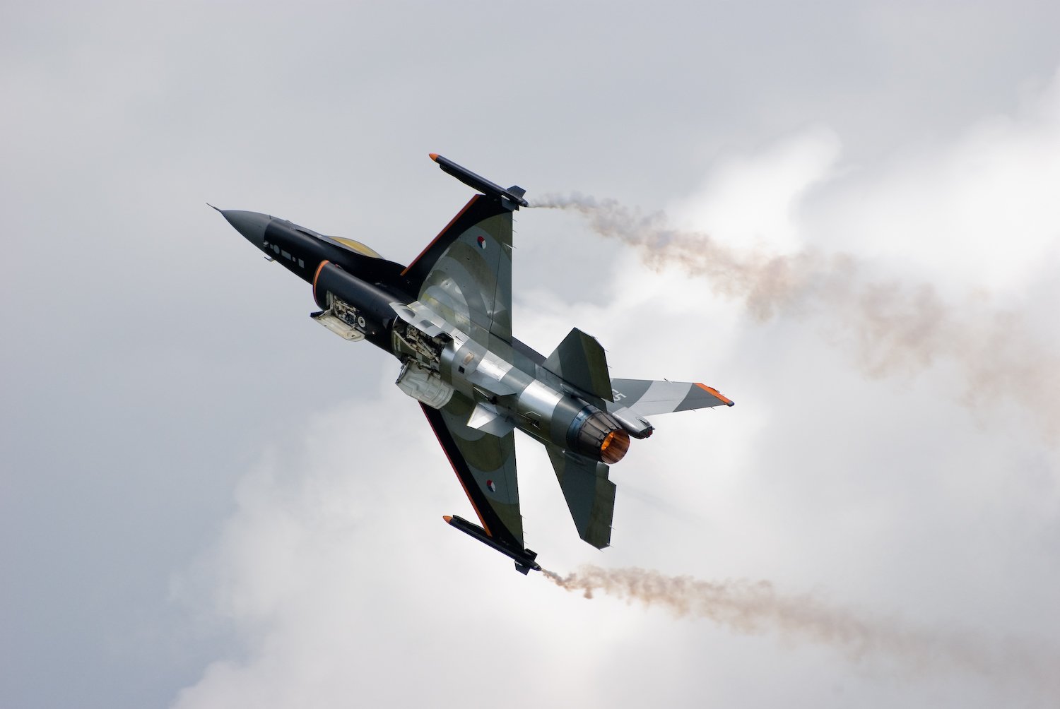 A F-16 of the Royal Dutch Airforce takes off for a solo display at ...