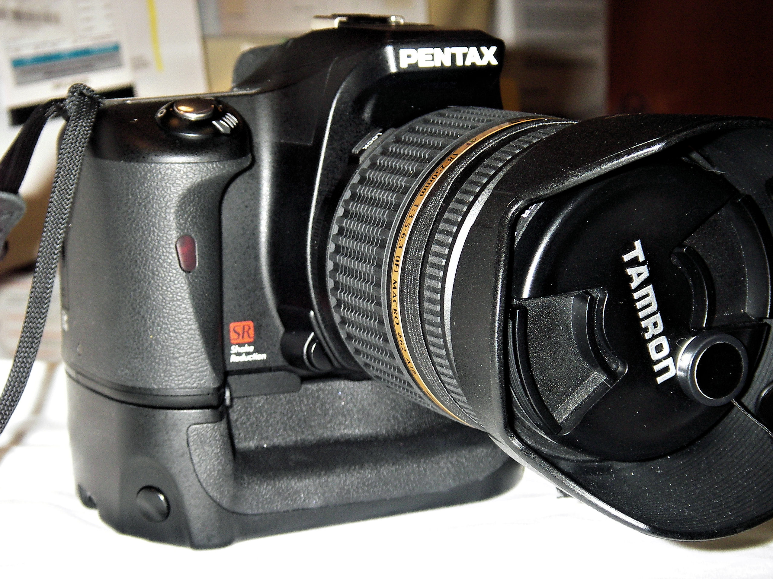 Vertical shutter release and grip for the K100D & Super - Pentax ...