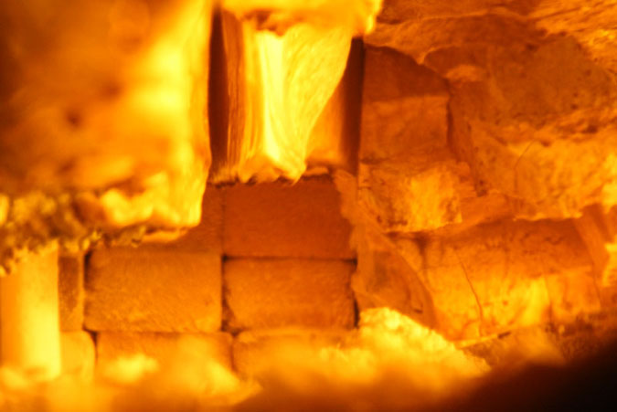 Shooting insides of a furnace - Canon EOS Mount - Photo.net