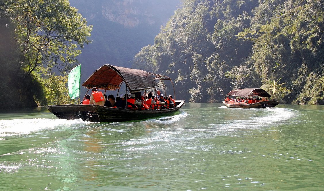 Sampans into a Yangtze River Gorge (view larger) - Travel - Photo.net