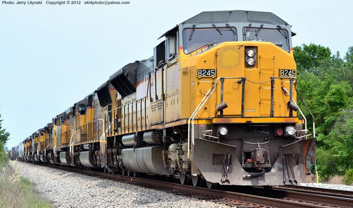 Idle on the main track in Sellers siding: Union Pacific [UP] Engine No ...