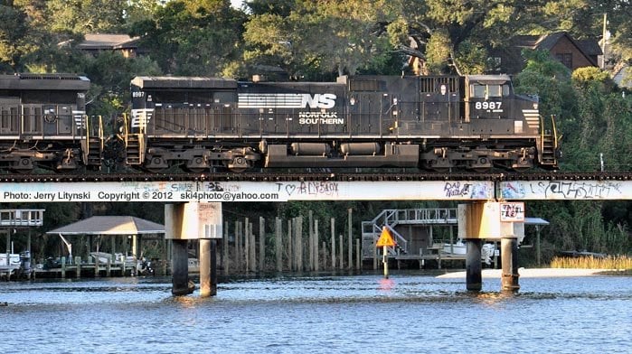 Norfolk-Southern [NS] Engine No. 8987 leading a auto-rack train across ...