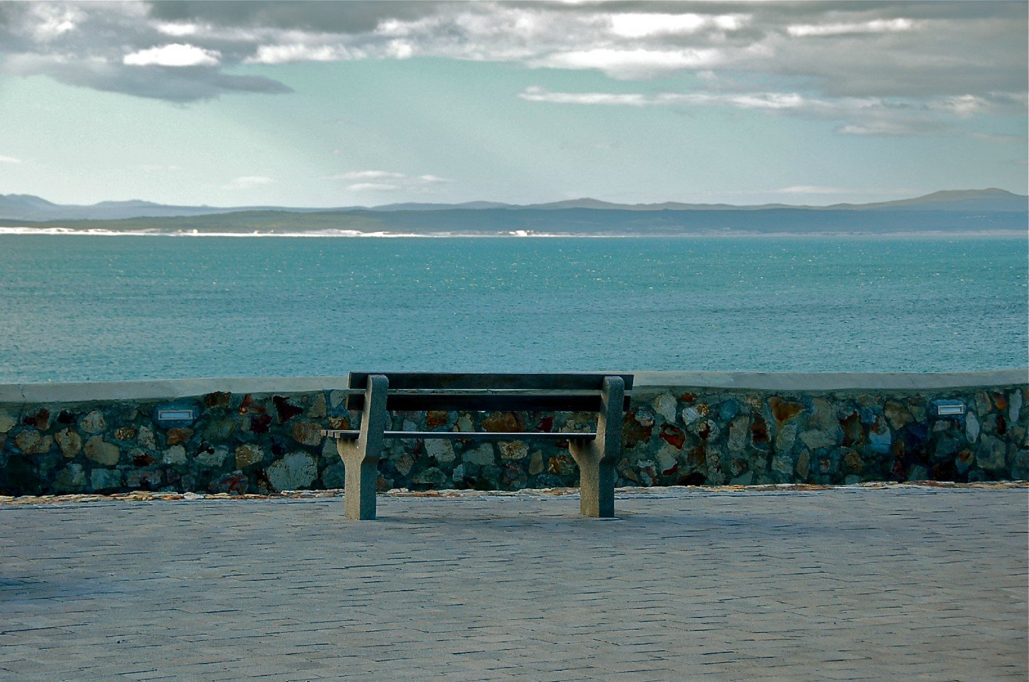 bench on the Walker bay - Landscape - Photo.net