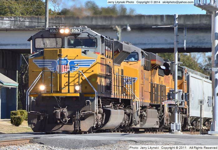 Union Pacific [UP] Engine No. 8563 leads a 3-locomotive consist in ...