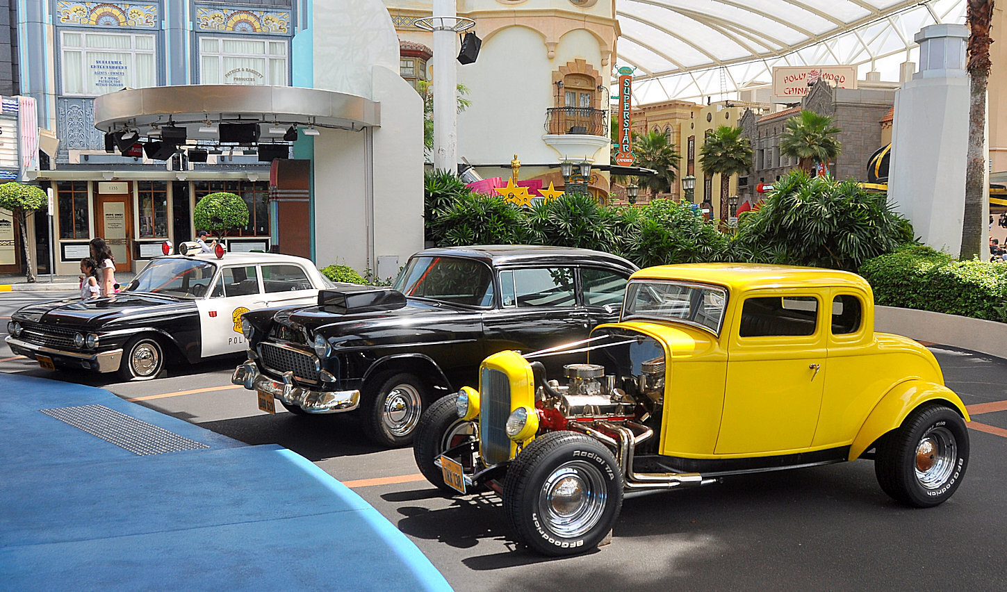 Show cars Universal Studios.JPG - Transportation - Photo.net