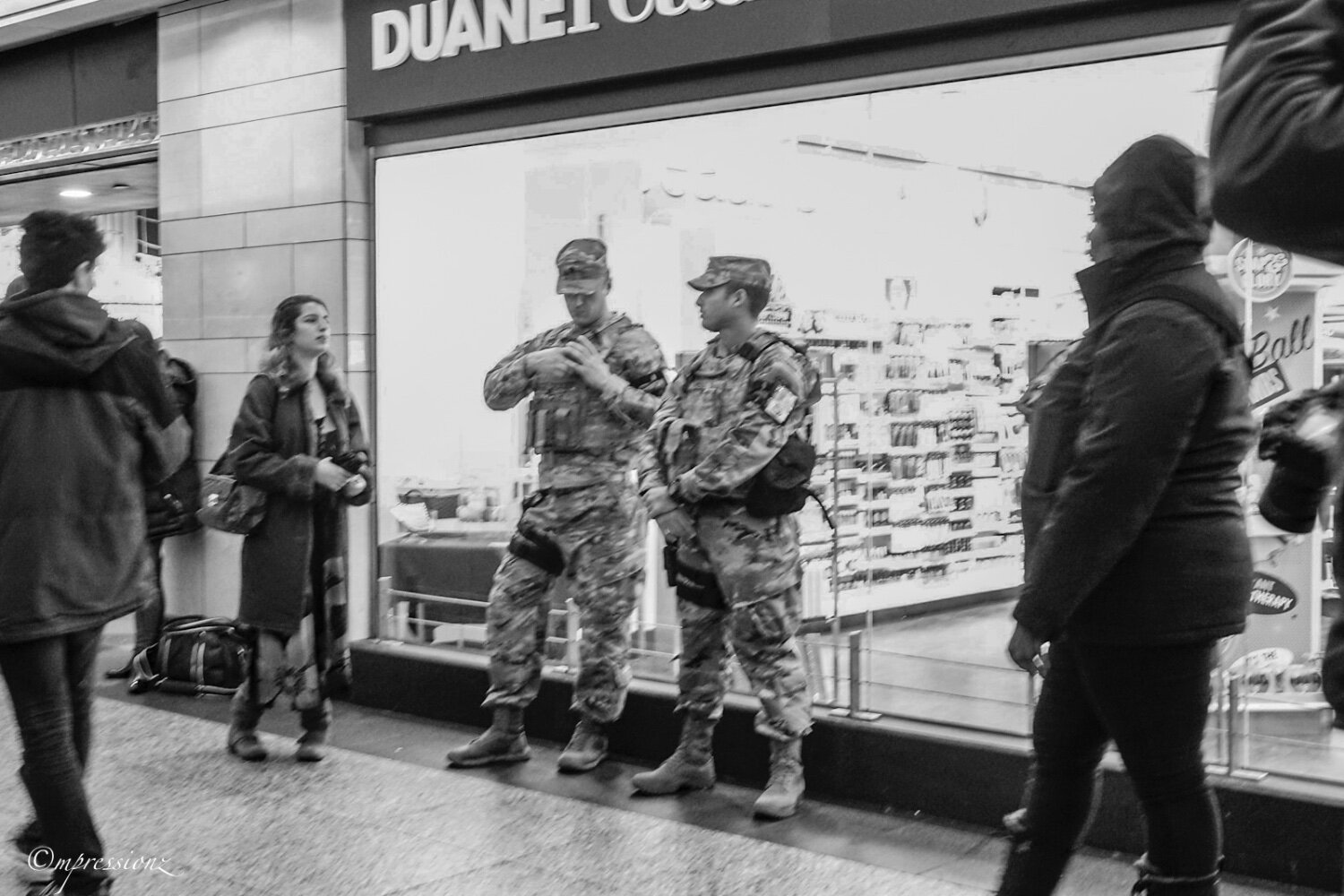 Standing Guard - No Words - Photo.net