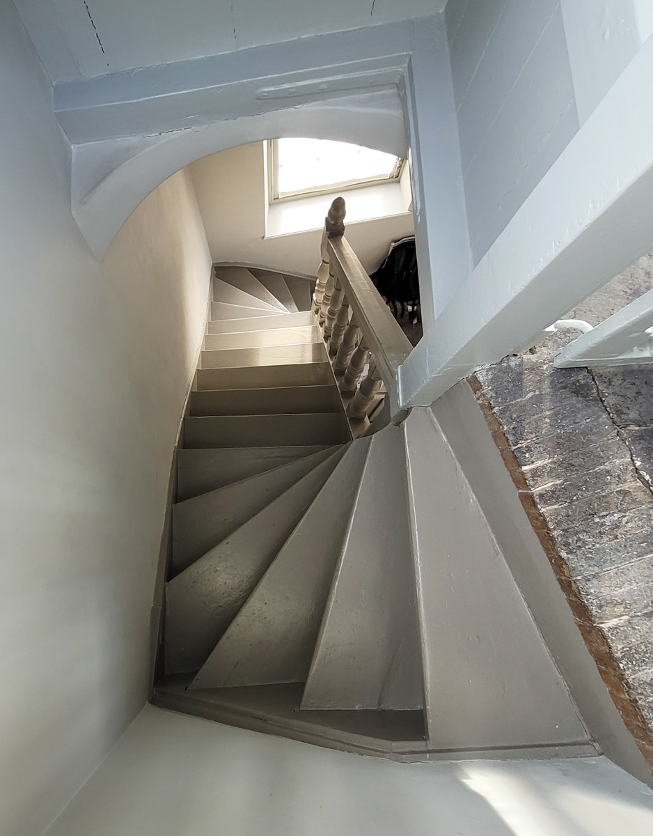 stairway down - No Words - Photo.net