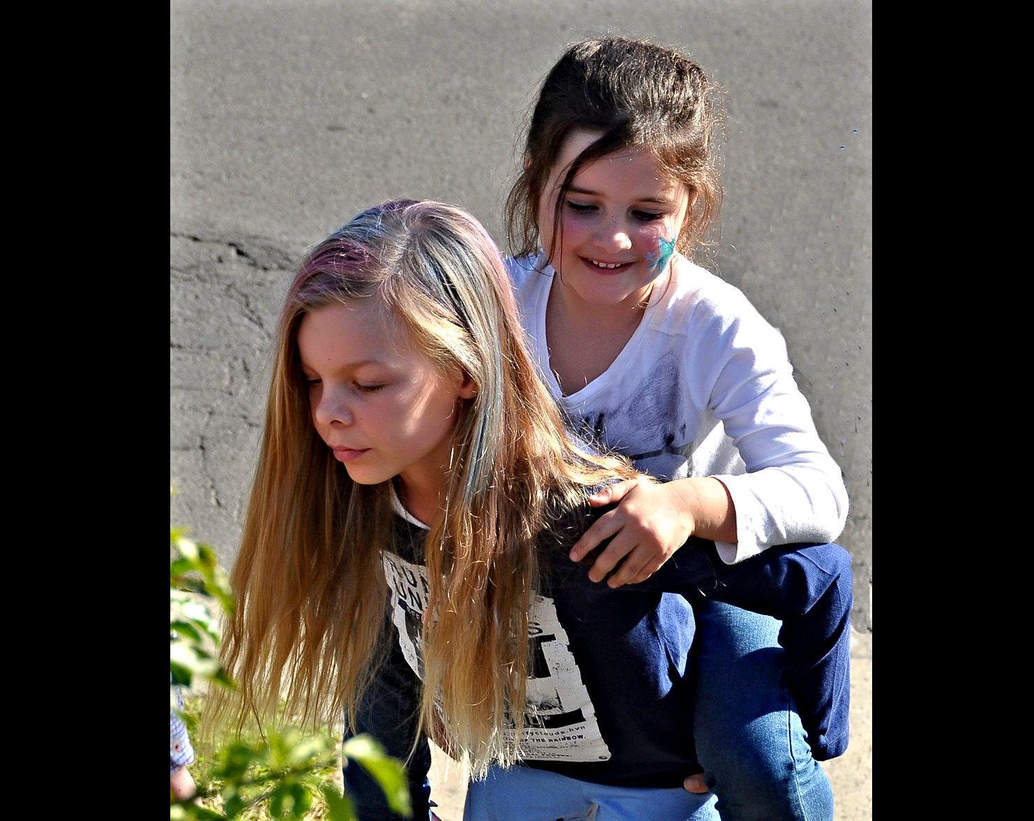 Piggy back ride.jpg - Family - Photo.net
