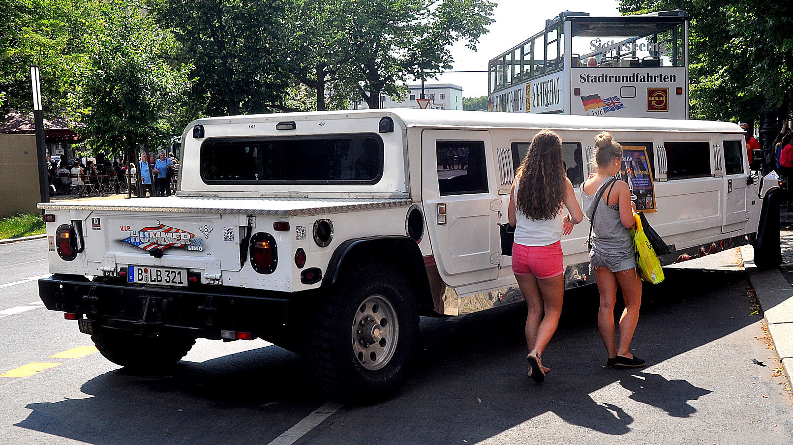 Stretched Hummer.JPG - Transportation - Photo.net