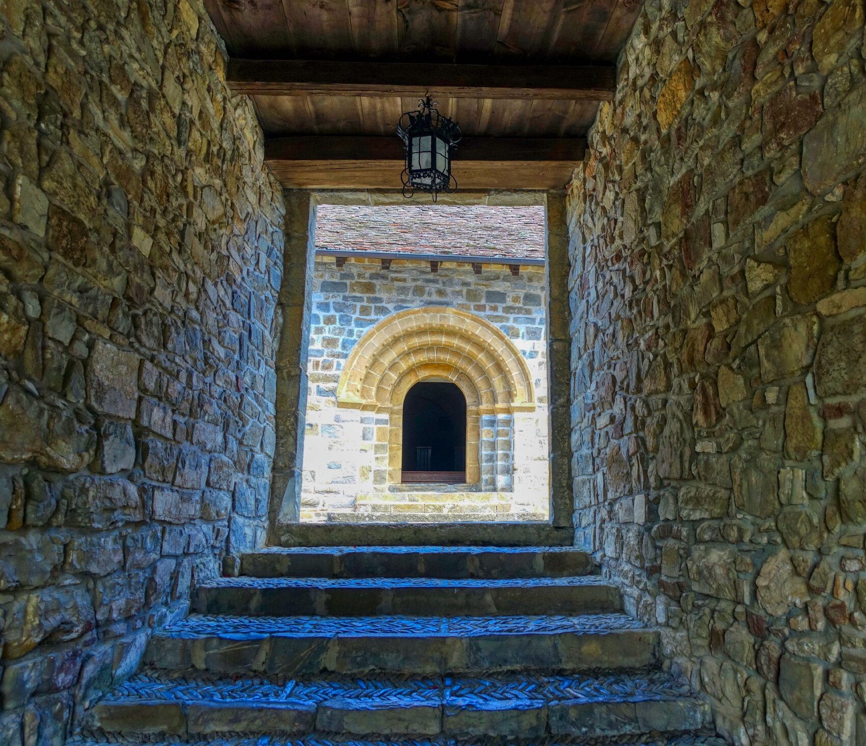 Ochagavia - Ermita de Nuestra Señora de Muskilda - Navarra.JPG ...