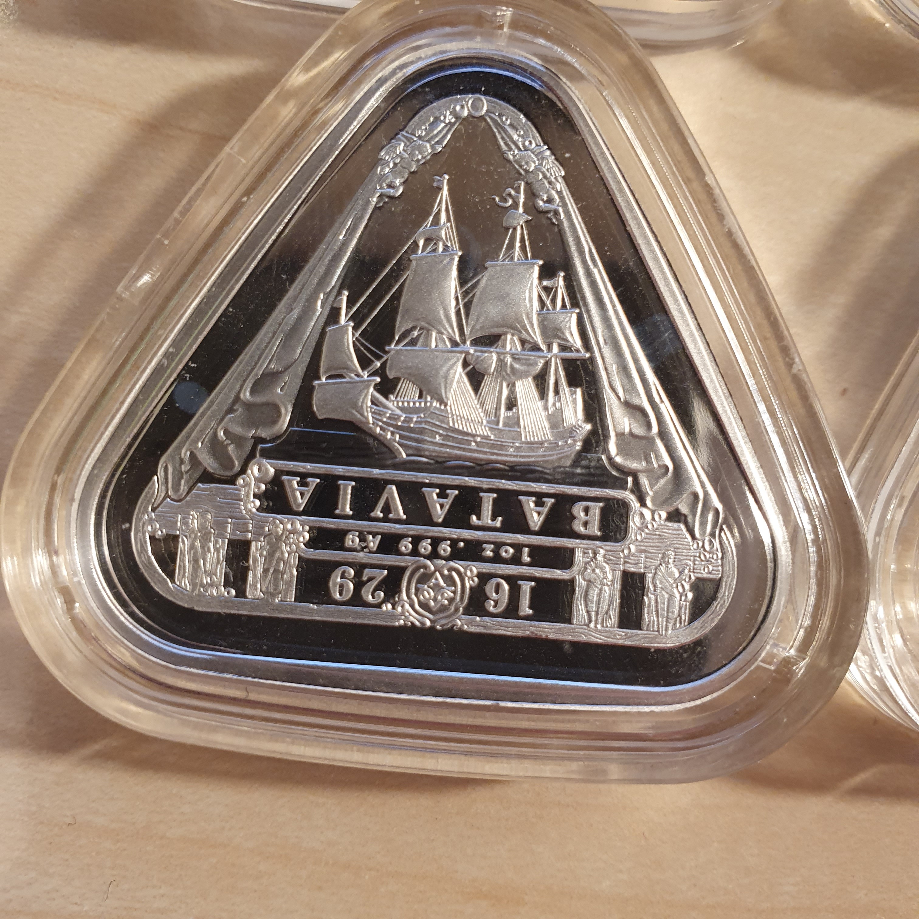 Shipwreck triangular silver 1oz coins - UK (Ungraded) - The Silver Forum