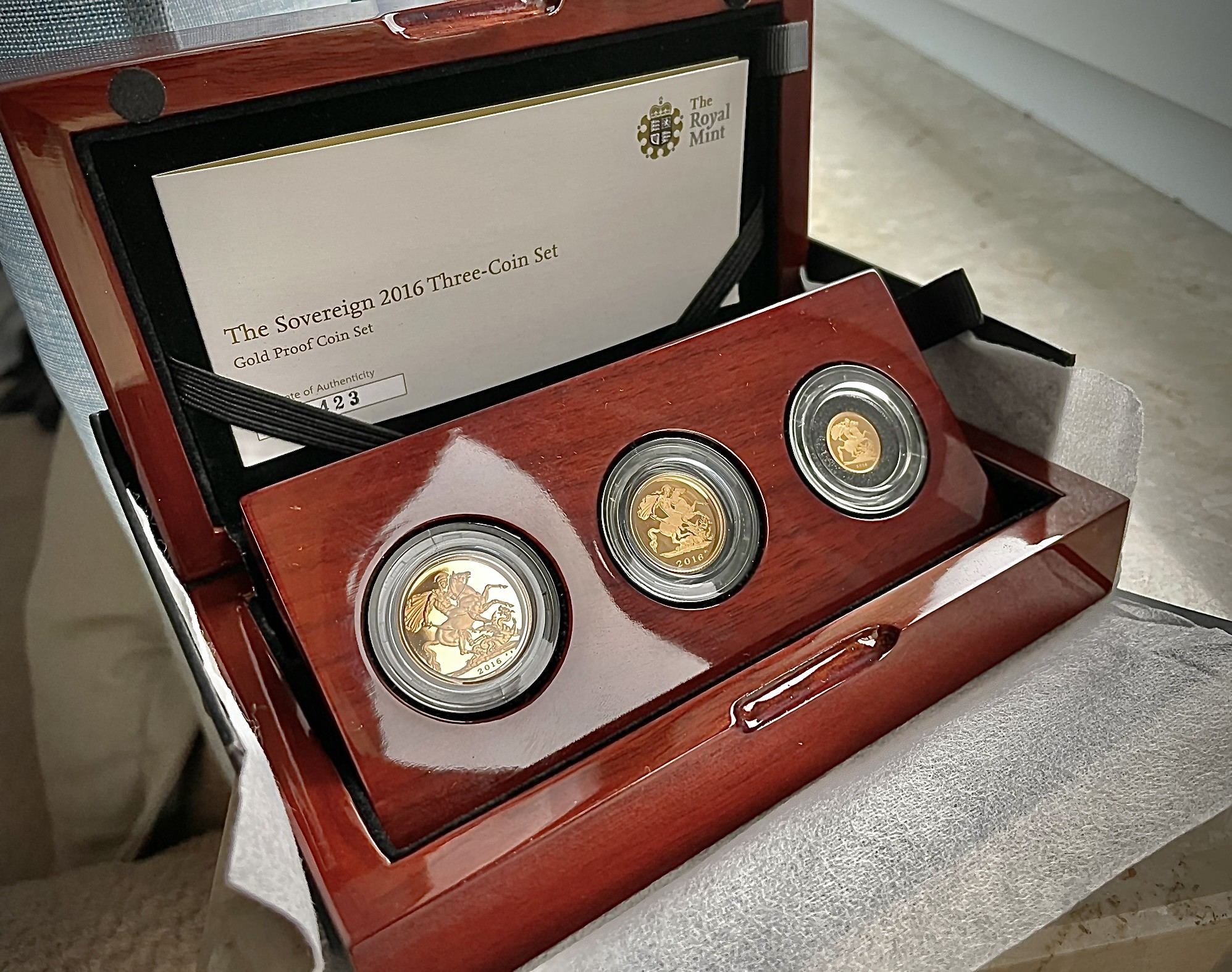 2016 sovereign 3 pieces set (James Butler) - Gold - The Silver Forum