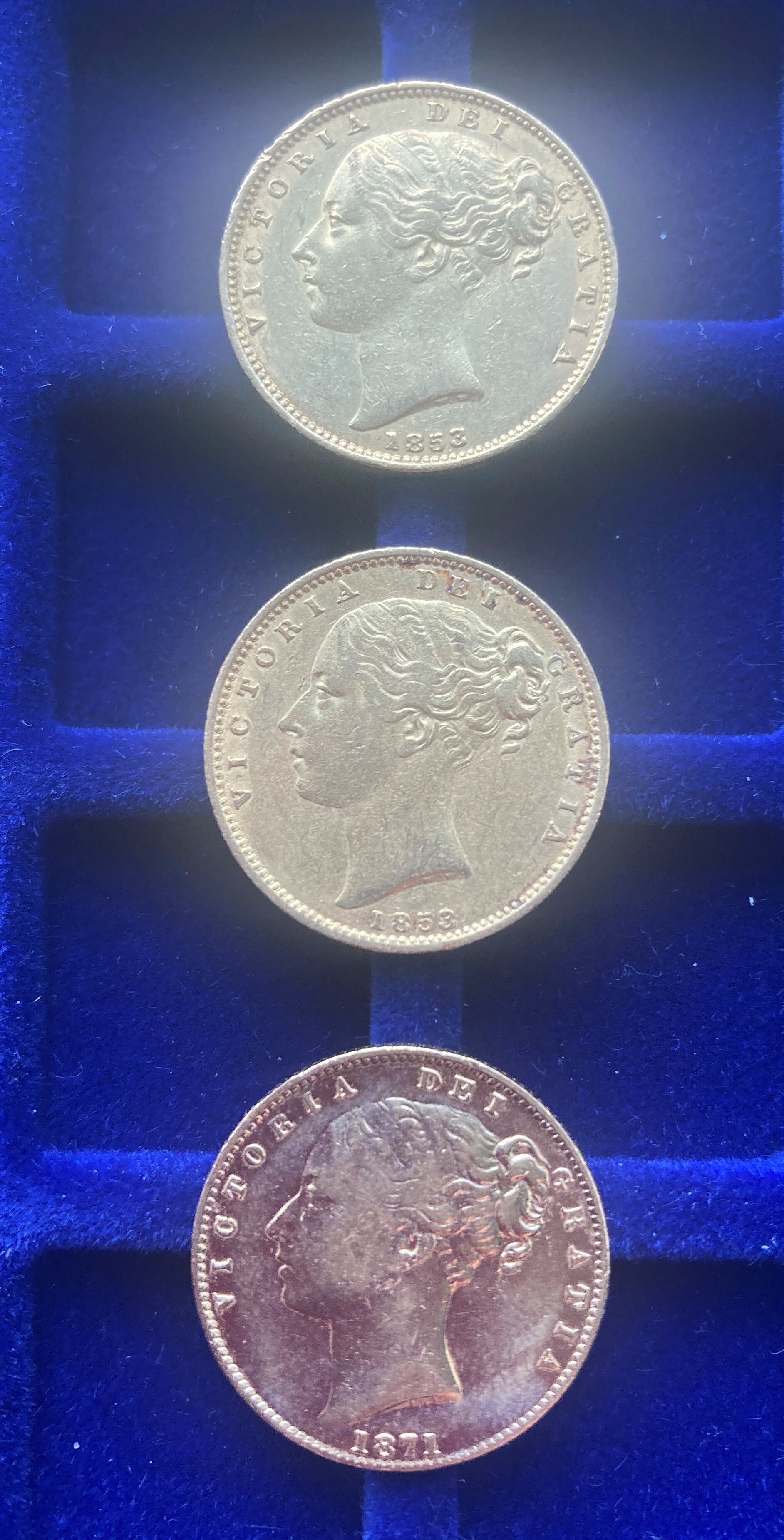 2 Shield Sovereigns Queen Victoria young head. 1853 and 1871. - UK ...