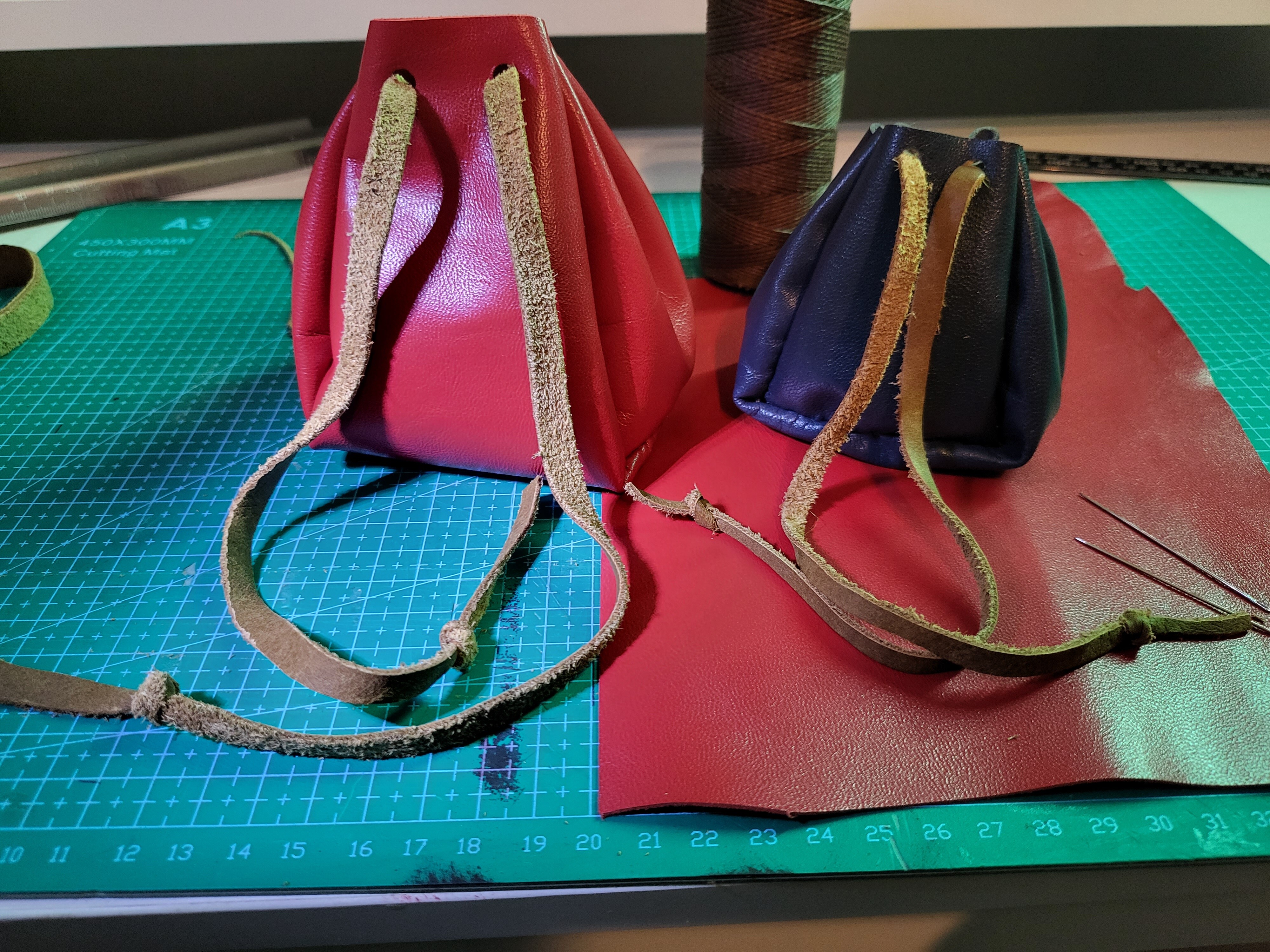 Medieval coin pouch/purse - Coin Accessories - capsules & cases etc ...