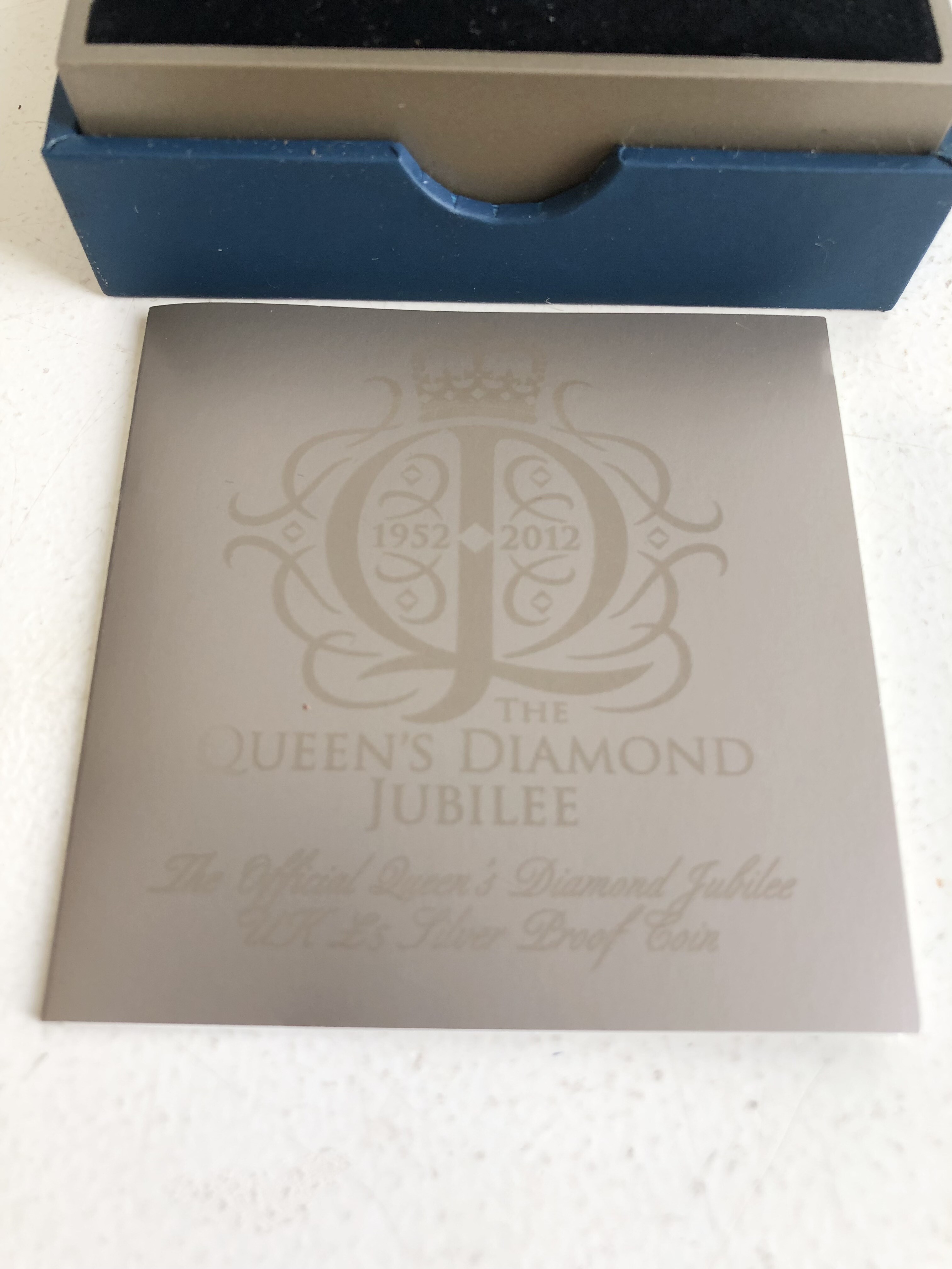 2012 Queen's Diamond Jubilee £5 Silver Proof Coin. 28.28g Box & COA ...