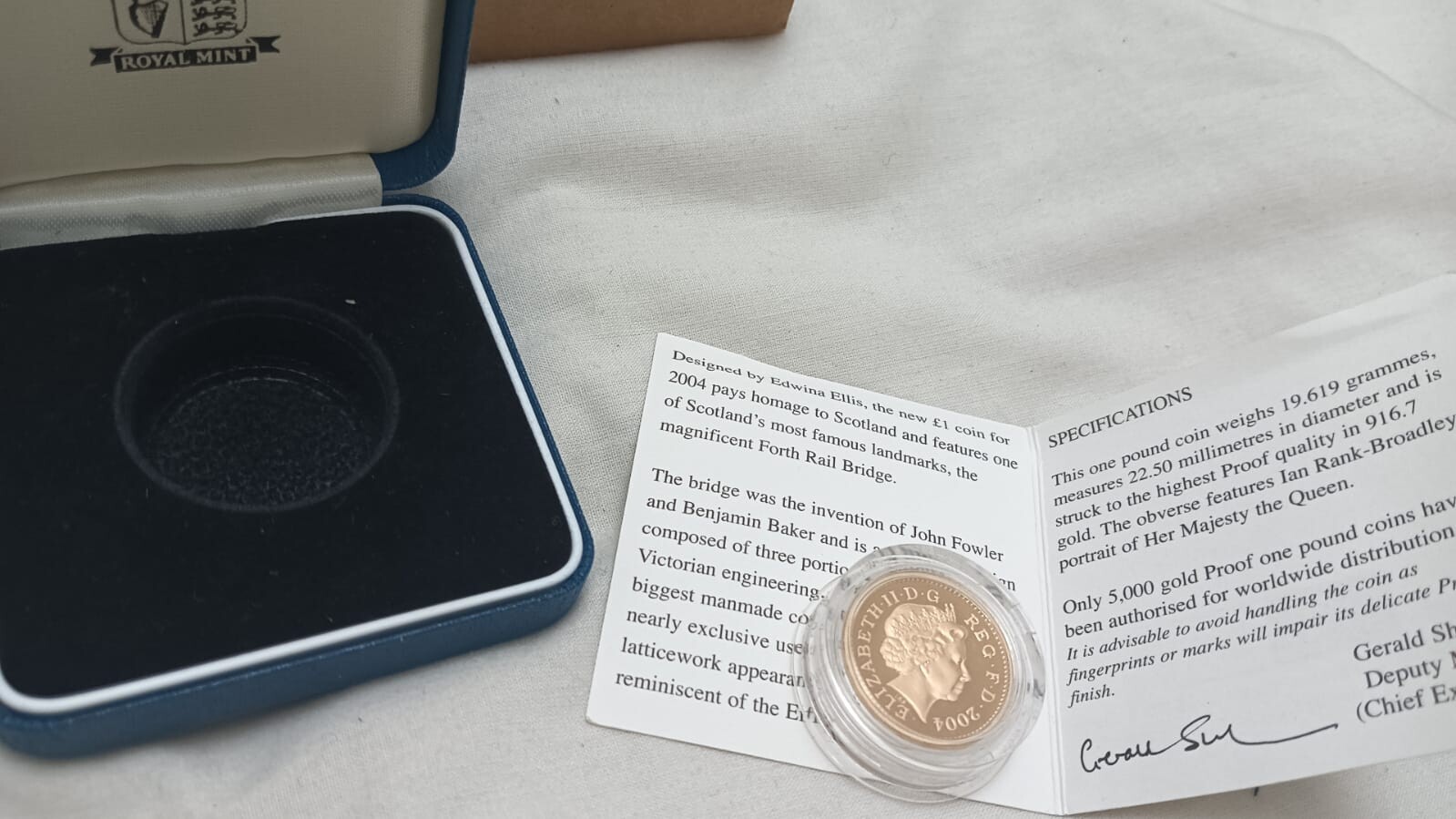 SS Mar 24 - Gold 2004 £1 proof coin - with box and COA - under spot ...