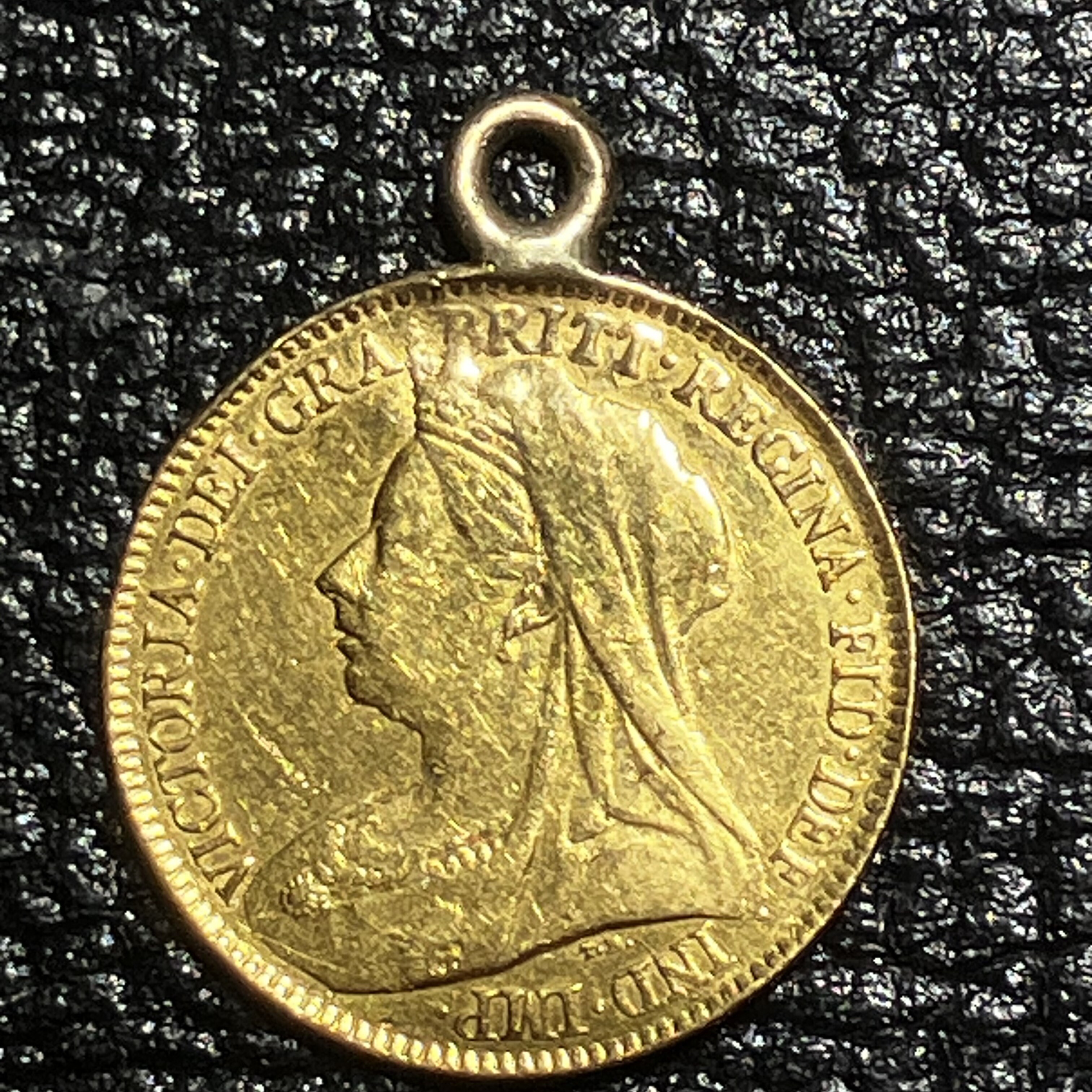 Half sovereigns mounted - UK (Ungraded) - The Silver Forum